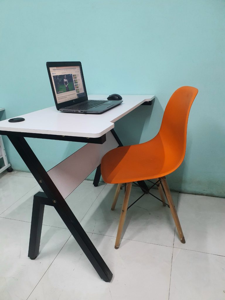 Bàn chơi game tại nhà giá rẻ : R120-1